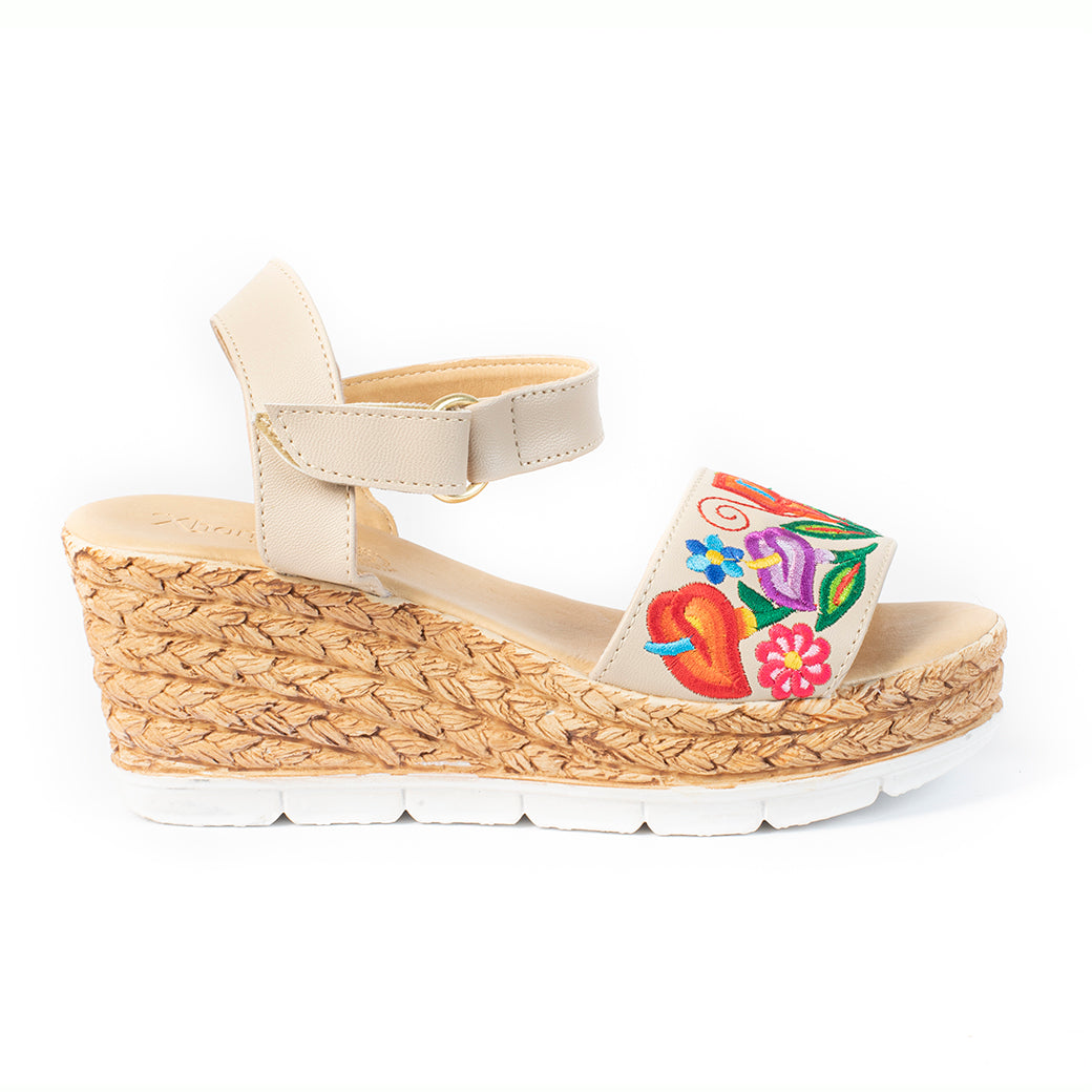 SANDALIA JACKY ALCATRAZ COLORS NUDE BORDADO